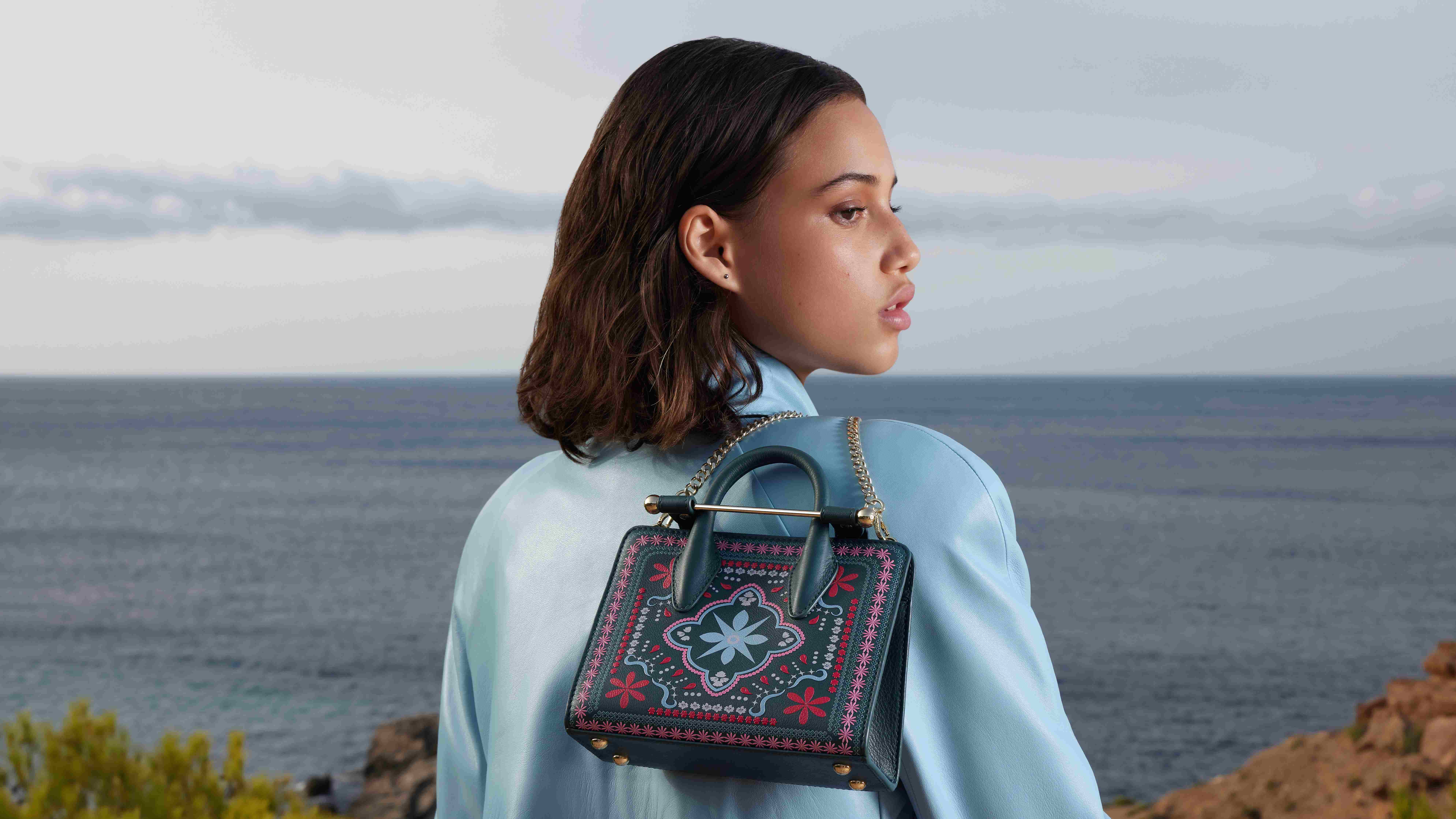 Strathberry推出2024早春系列 | ConCall