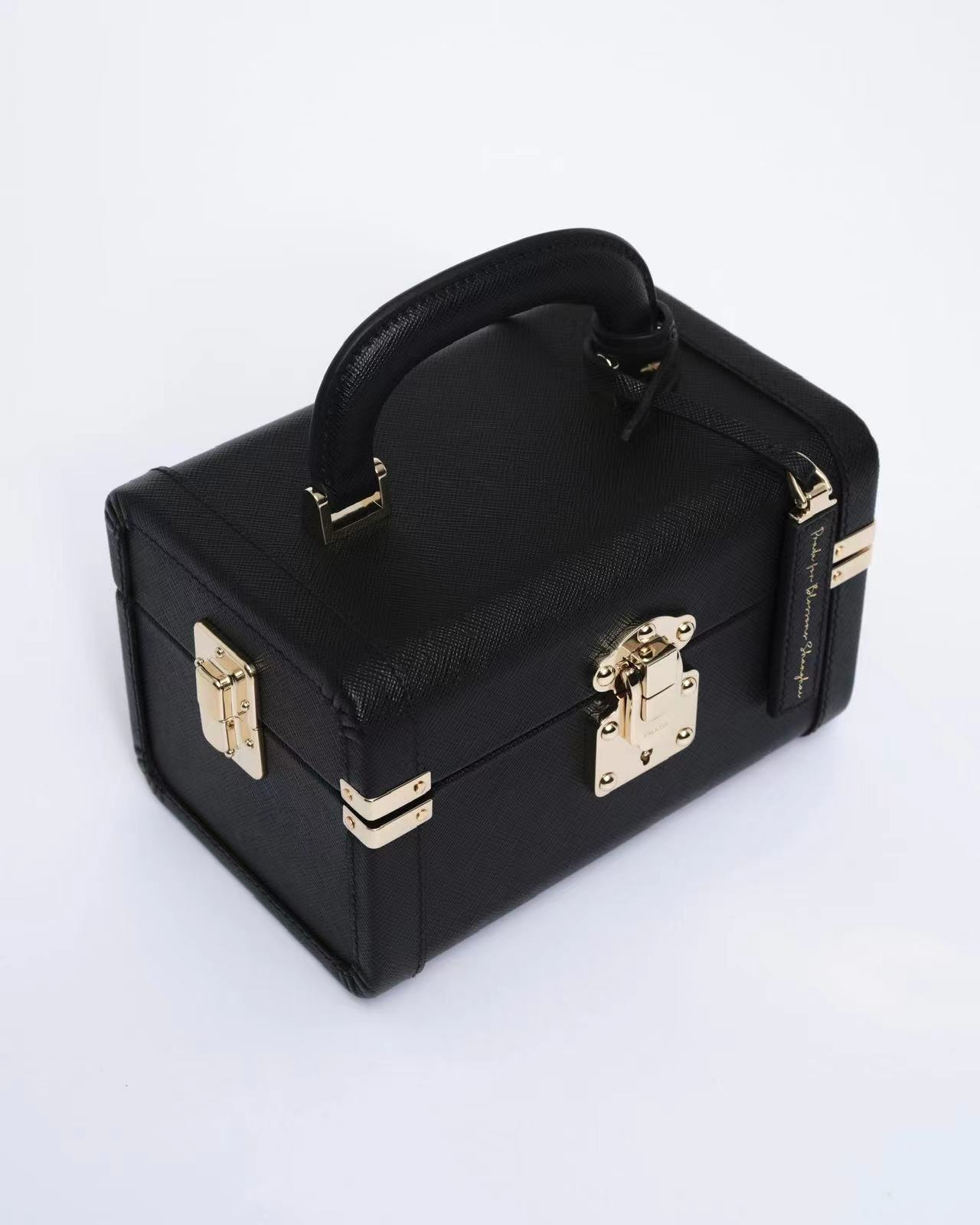 Prada推出《繁花》独家联名系列for Blossoms Shanghai | ConCall